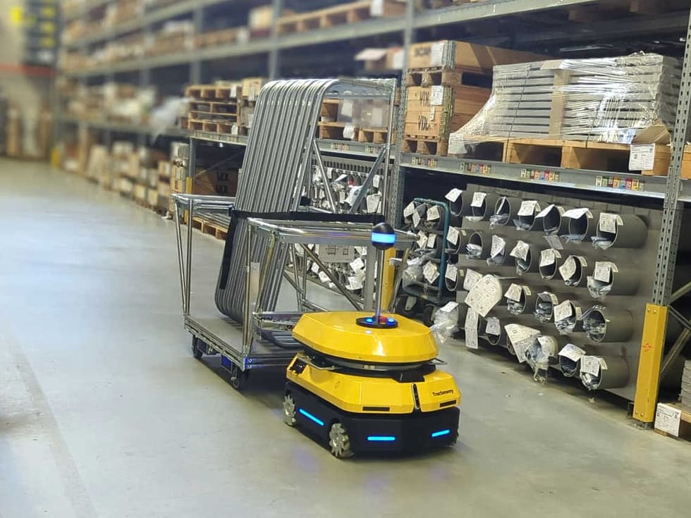 Tractonomy - Autonomous Towing Robots